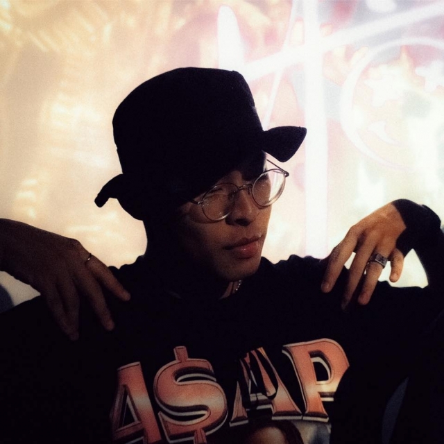 Hẹn Gặp Em Dưới Ánh Trăng - HIEUTHUHAI, MANBO, HURRYKNG - Nhac.vn