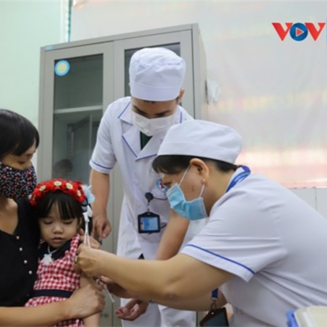 Tiêu điểm - Ngày đầu thực hiện chiến dịch tiêm vaccine sởi ở TP.HCM - Đài Tiếng nói Việt Nam ...